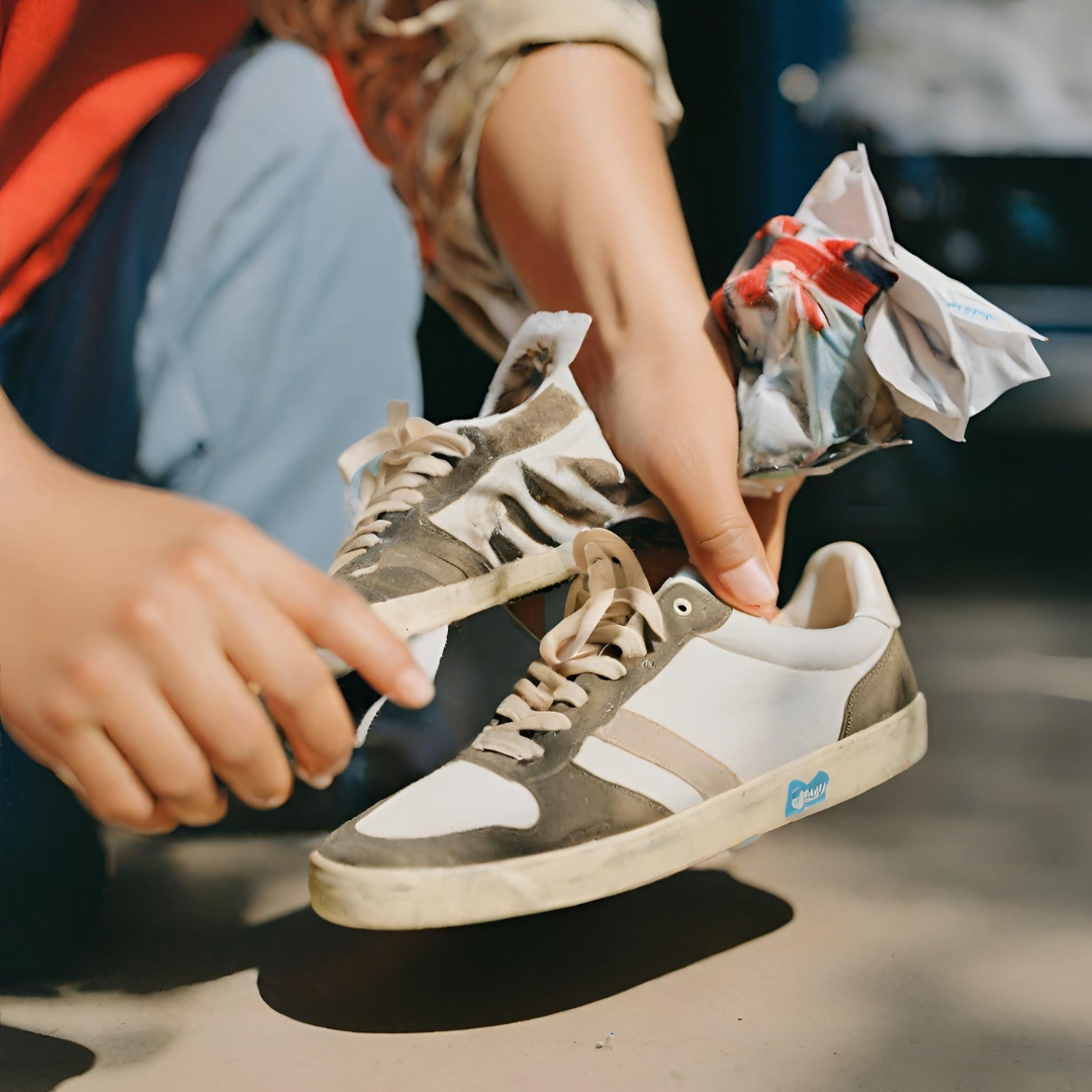 7 Tips to Cleaning Sneakers : The Ultimate Beginner's Guide